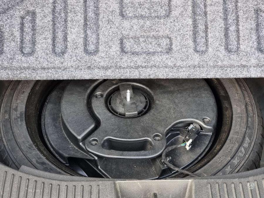 Grey Opel Mokka X 2017 in Taurage, with an engine capacity of 1.60 L and mileage of 119 thousand km for 8700 €, photo 30 on AUTOMOTO.COM.LV