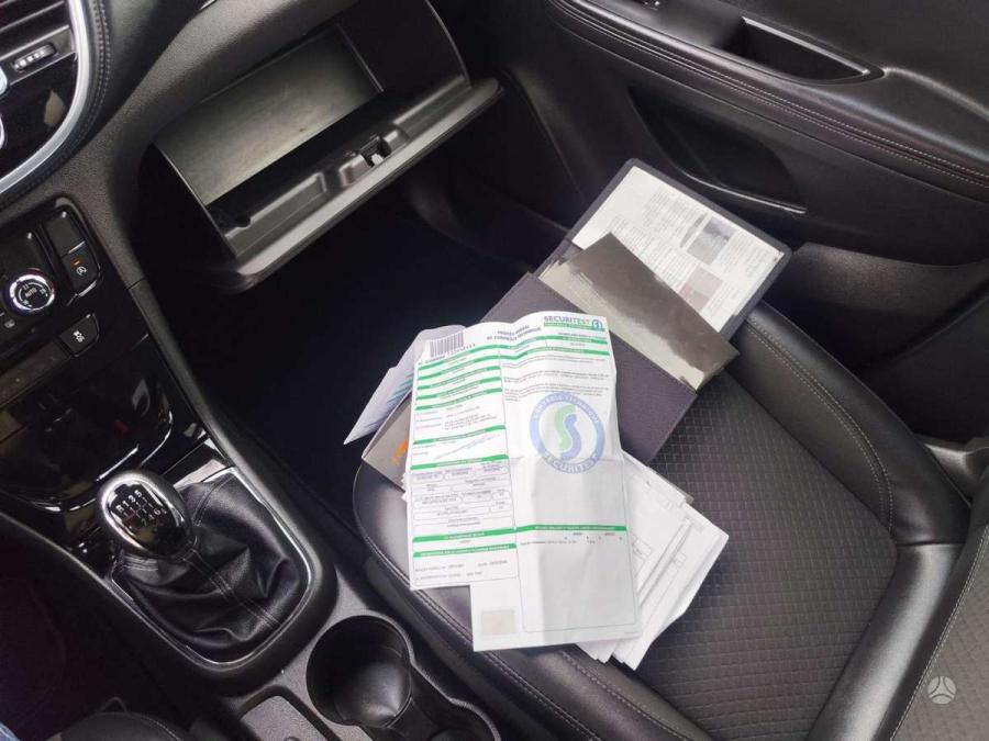 Grey Opel Mokka X 2018 in Siauliai, with an engine capacity of 1.60 L and mileage of 199 thousand km for 8300 €, photo 23 on AUTOMOTO.COM.LV