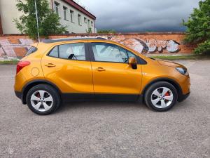Orange Opel Mokka X 2016 in Siauliai, with an engine capacity of 1.40 L and mileage of 104 thousand km for 10600 €, photo 8 on AUTOMOTO.COM.LV