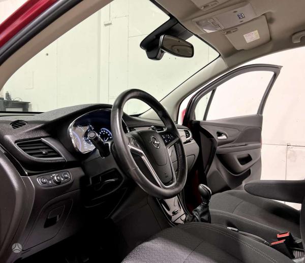Sarkans Opel Mokka X 2017 Klaipėda, ar dzinēja tilpumu 1.36 L un nobraukumu 87 tūkst. km par 9500 €, foto 2 vietnē AUTOMOTO.COM.LV