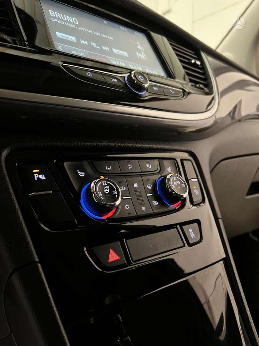 Red Opel Mokka X 2017 in Klaipeda, with an engine capacity of 1.36 L and mileage of 87 thousand km for 9500 €, photo 5 on AUTOMOTO.COM.LV