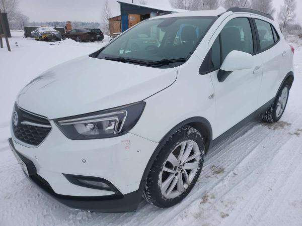 White Opel Mokka X 2016 in Kaunas, with an engine capacity of 1.60 L and mileage of 110 thousand km for 2999 €, photo 2 on AUTOMOTO.COM.LV