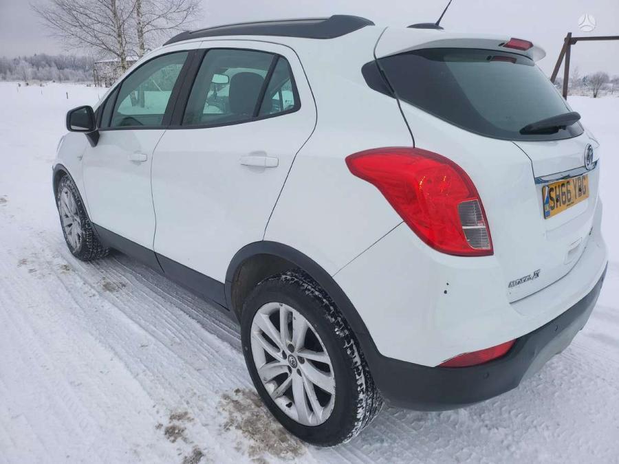 White Opel Mokka X 2016 in Kaunas, with an engine capacity of 1.40 L and mileage of 110 thousand km for 2399 €, photo 5 on AUTOMOTO.COM.LV