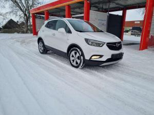 White Opel Mokka X 2017 in Ukmerge, with an engine capacity of 1.40 L and mileage of 137 thousand km for 10950 €, photo 2 on AUTOMOTO.COM.LV