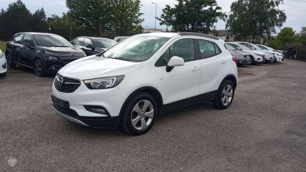 White Opel Mokka X 2017 in Panevezys, with an engine capacity of 1.60 L and mileage of 69 thousand km for 9700 €, photo 1 on AUTOMOTO.COM.LV
