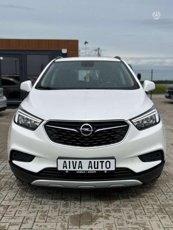 White Opel Mokka X 2017 in Kaunas, with an engine capacity of 1.60 L and mileage of 90 thousand km for 9450 €, photo 3 on AUTOMOTO.COM.LV