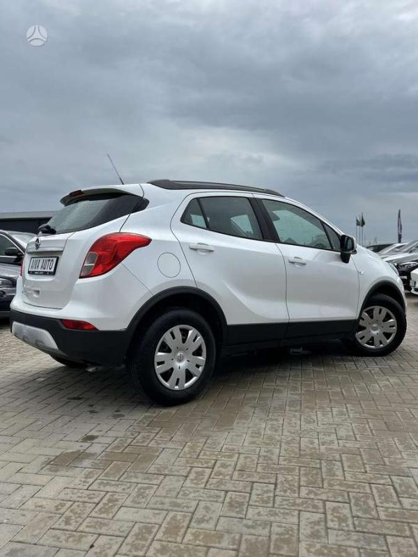 White Opel Mokka X 2017 in Kaunas, with an engine capacity of 1.60 L and mileage of 90 thousand km for 9450 €, photo 7 on AUTOMOTO.COM.LV