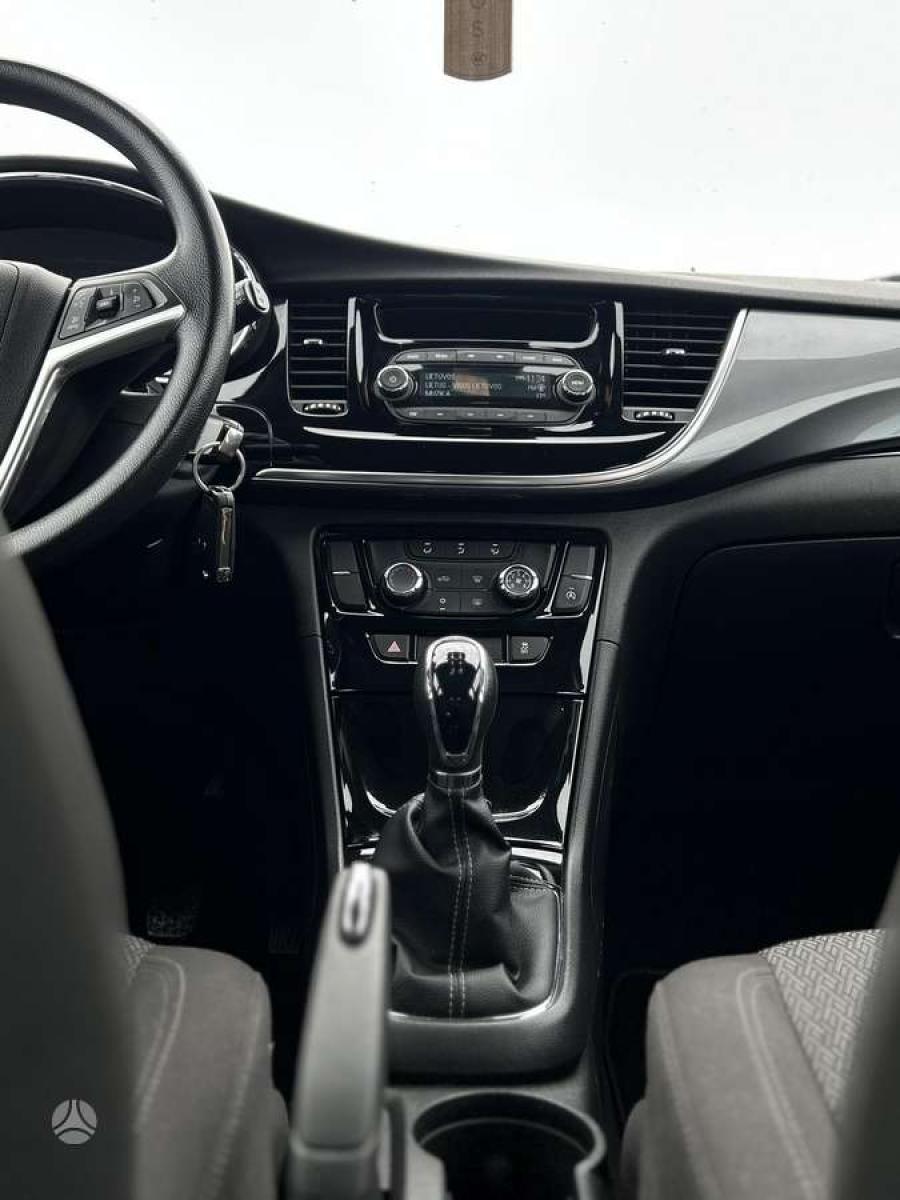 Balts Opel Mokka X 2017 Kauņa, ar dzinēja tilpumu 1.60 L un nobraukumu 90 tūkst. km par 9450 €, foto 24 vietnē AUTOMOTO.COM.LV