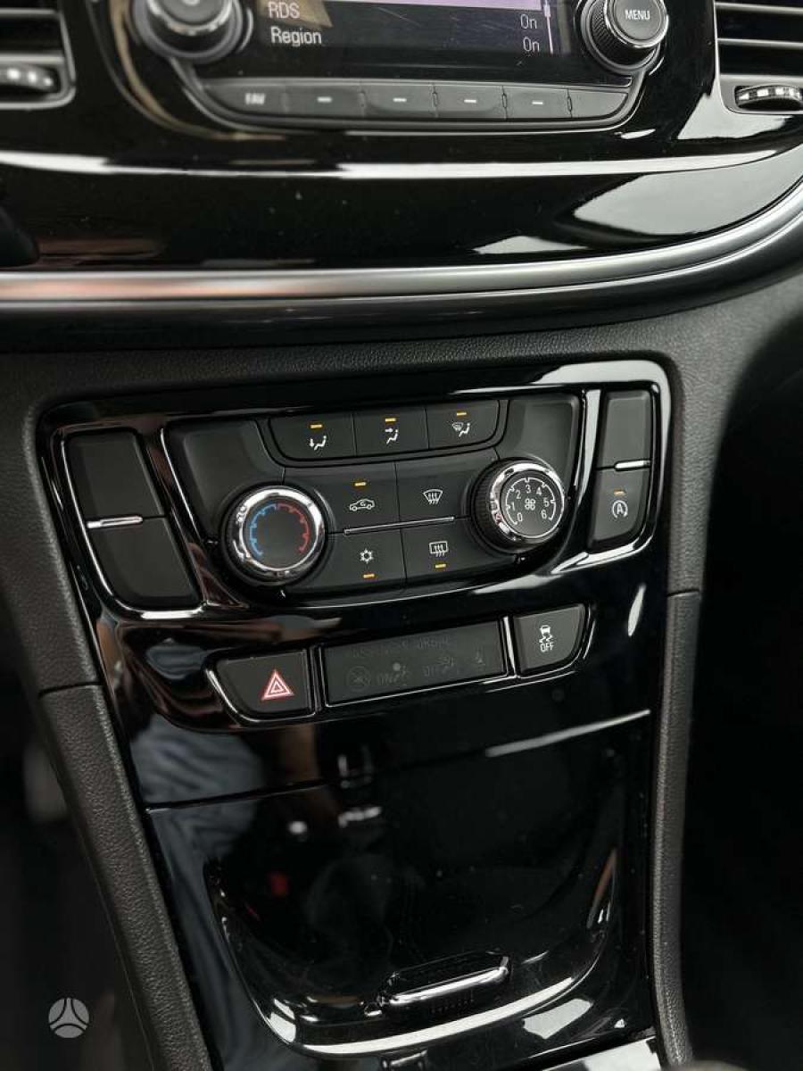 Balts Opel Mokka X 2017 Kauņa, ar dzinēja tilpumu 1.60 L un nobraukumu 90 tūkst. km par 9450 €, foto 29 vietnē AUTOMOTO.COM.LV