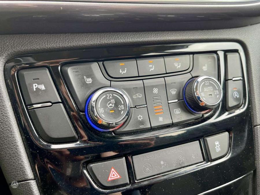 White Opel Mokka X 2017 in Vilnius, with an engine capacity of 1.60 L and mileage of 250 thousand km for 6450 €, photo 15 on AUTOMOTO.COM.LV