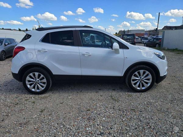 White Opel Mokka X 2017 in Taurage, with an engine capacity of 1.60 L and mileage of 152 thousand km for 8500 €, photo 2 on AUTOMOTO.COM.LV