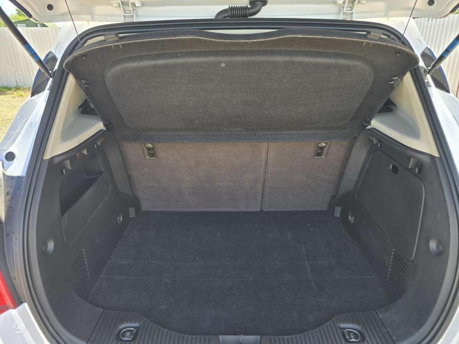 Balts Opel Mokka X 2017 Tauragė, ar dzinēja tilpumu 1.60 L un nobraukumu 152 tūkst. km par 8500 €, foto 28 vietnē AUTOMOTO.COM.LV