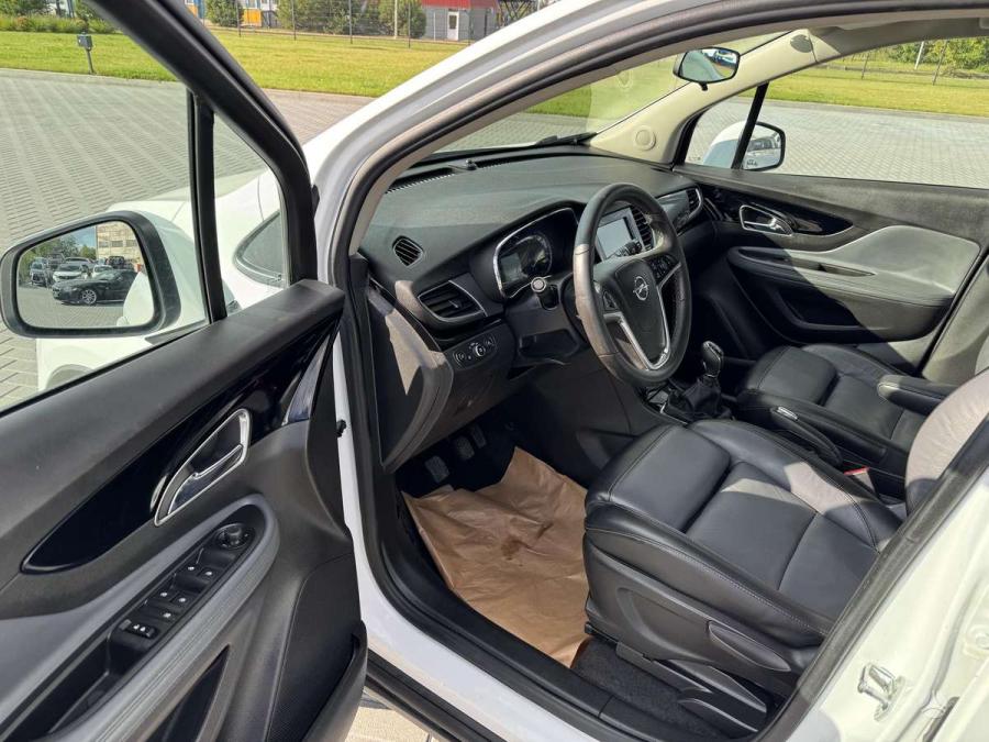 White Opel Mokka X 2017 in Telschi, with an engine capacity of 1.60 L and mileage of 166 thousand km for 7800 €, photo 15 on AUTOMOTO.COM.LV