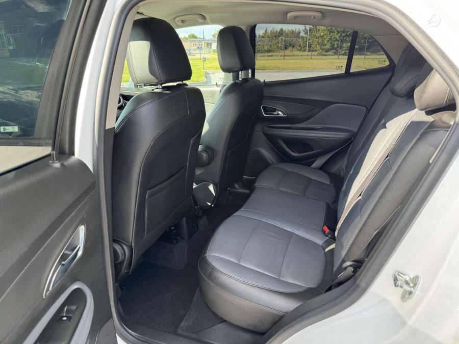White Opel Mokka X 2017 in Telschi, with an engine capacity of 1.60 L and mileage of 166 thousand km for 7800 €, photo 19 on AUTOMOTO.COM.LV