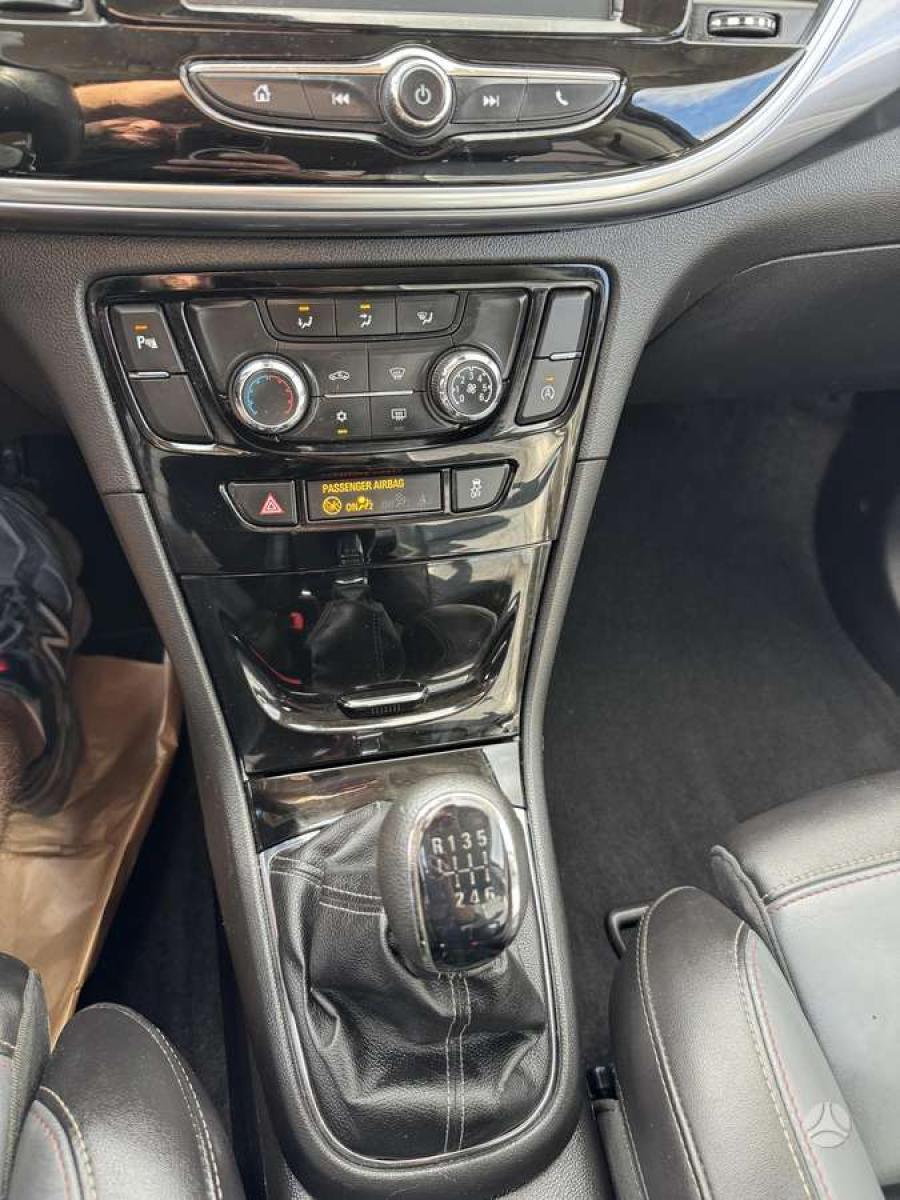 White Opel Mokka X 2017 in Telschi, with an engine capacity of 1.60 L and mileage of 166 thousand km for 7800 €, photo 26 on AUTOMOTO.COM.LV