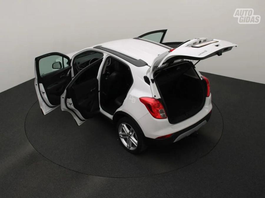 White Opel Mokka X 2018 in Vilnius, with an engine capacity of 1.60 L and mileage of 154 thousand km for 10999 €, photo 14 on AUTOMOTO.COM.LV