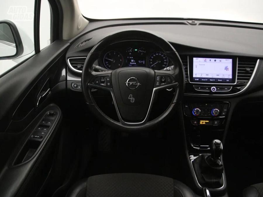 White Opel Mokka X 2018 in Vilnius, with an engine capacity of 1.60 L and mileage of 154 thousand km for 10999 €, photo 18 on AUTOMOTO.COM.LV