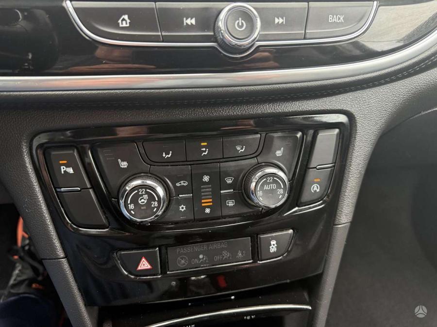 Balts Opel Mokka X 2018 Tauragė, ar dzinēja tilpumu 1.60 L un nobraukumu 82 tūkst. km par 9500 €, foto 18 vietnē AUTOMOTO.COM.LV