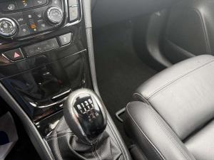 Balts Opel Mokka X 2018 Tauragė, ar dzinēja tilpumu 1.60 L un nobraukumu 82 tūkst. km par 9500 €, foto 19 vietnē AUTOMOTO.COM.LV