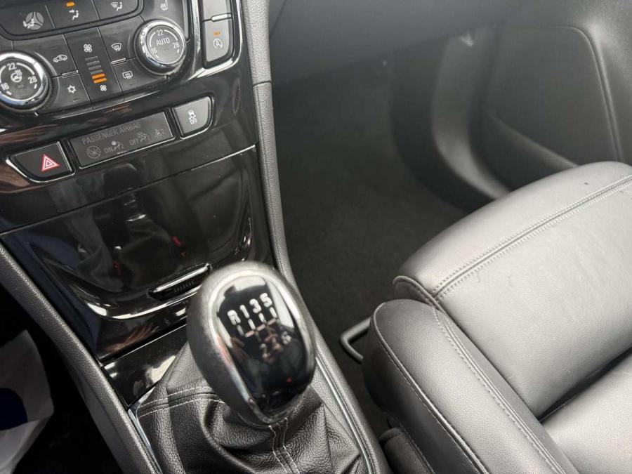 Balts Opel Mokka X 2018 Tauragė, ar dzinēja tilpumu 1.60 L un nobraukumu 82 tūkst. km par 9500 €, foto 19 vietnē AUTOMOTO.COM.LV