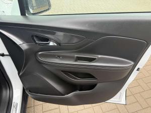 Balts Opel Mokka X 2018 Tauragė, ar dzinēja tilpumu 1.60 L un nobraukumu 82 tūkst. km par 9500 €, foto 22 vietnē AUTOMOTO.COM.LV
