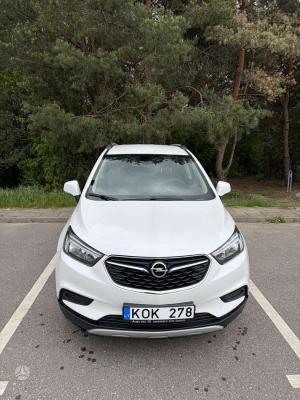 White Opel Mokka X 2018 in Vilnius, with an engine capacity of 1.36 L and mileage of 51 thousand km for 10200 €, photo  on AUTOMOTO.COM.LV