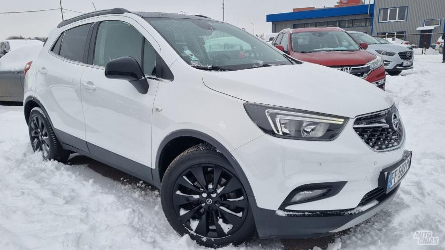 White Opel Mokka X 2019 in Siauliai, with an engine capacity of 1.60 L and mileage of 190 thousand km for 9000 €, photo 7 on AUTOMOTO.COM.LV