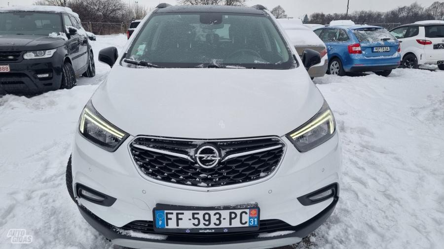 White Opel Mokka X 2019 in Siauliai, with an engine capacity of 1.60 L and mileage of 190 thousand km for 9000 €, photo 9 on AUTOMOTO.COM.LV