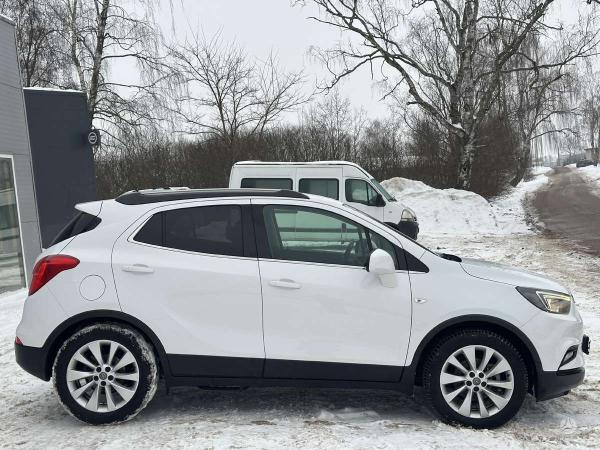 White Opel Mokka X 2019 in Utena, with an engine capacity of 1.60 L and mileage of 123 thousand km for 8950 €, photo 5 on AUTOMOTO.COM.LV
