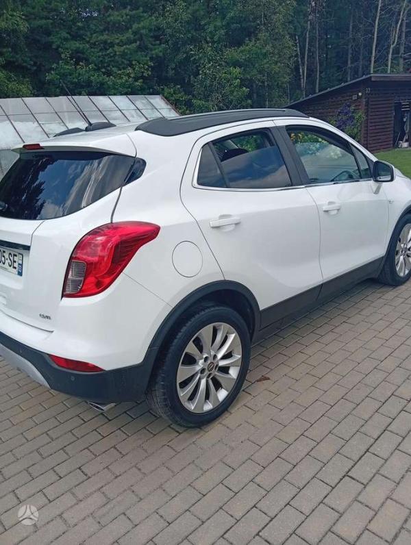 White Opel Mokka X 2017 in Panevezys, with an engine capacity of 1.60 L and mileage of 239 thousand km for 6400 €, photo 4 on AUTOMOTO.COM.LV