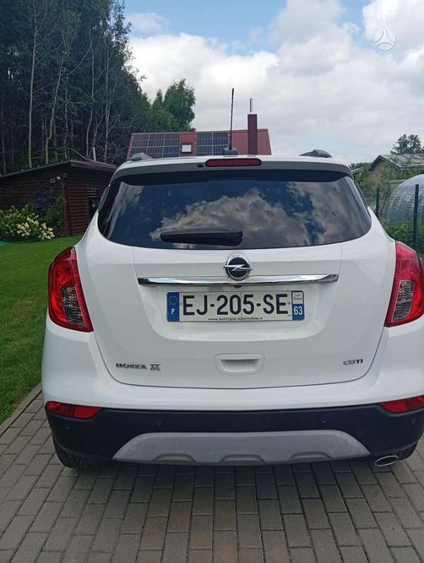 White Opel Mokka X 2017 in Panevezys, with an engine capacity of 1.60 L and mileage of 239 thousand km for 6400 €, photo 9 on AUTOMOTO.COM.LV