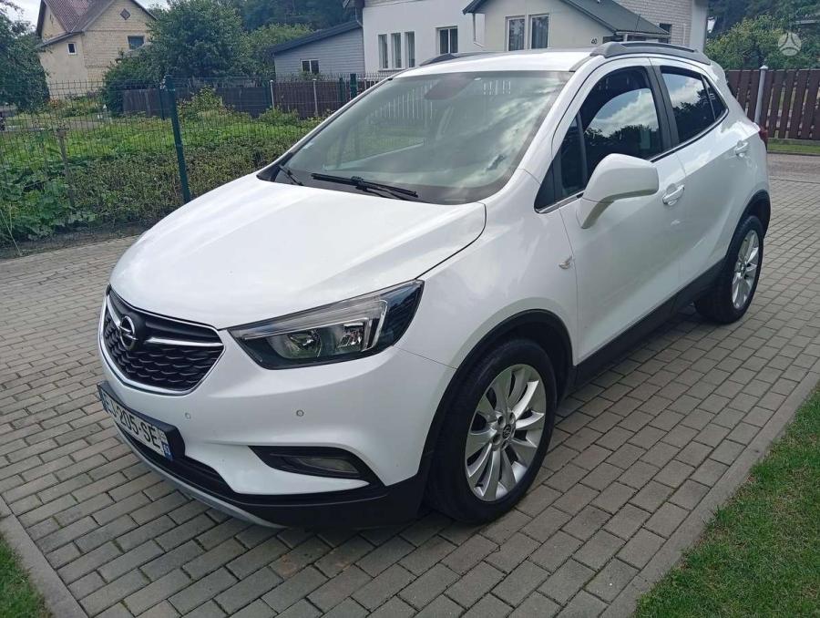 White Opel Mokka X 2017 in Panevezys, with an engine capacity of 1.60 L and mileage of 239 thousand km for 6400 €, photo 3 on AUTOMOTO.COM.LV