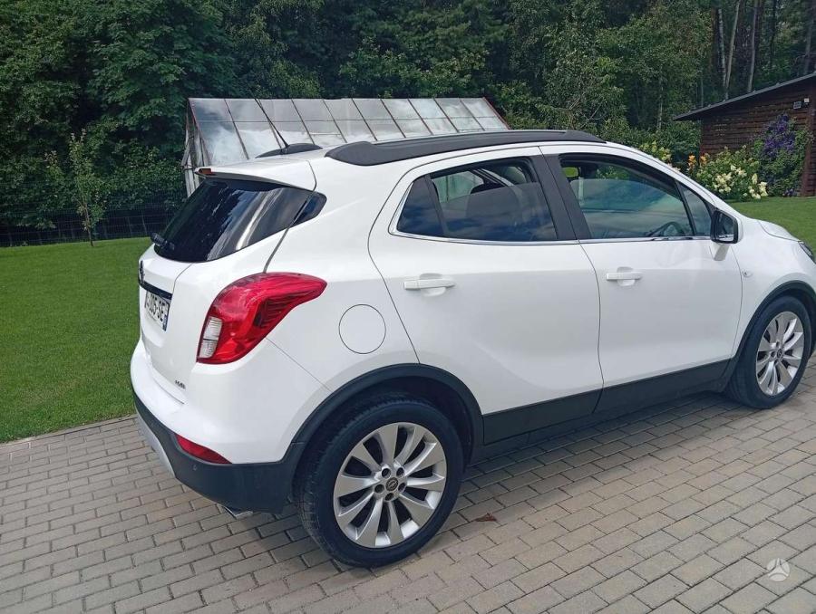 White Opel Mokka X 2017 in Panevezys, with an engine capacity of 1.60 L and mileage of 239 thousand km for 6400 €, photo 12 on AUTOMOTO.COM.LV