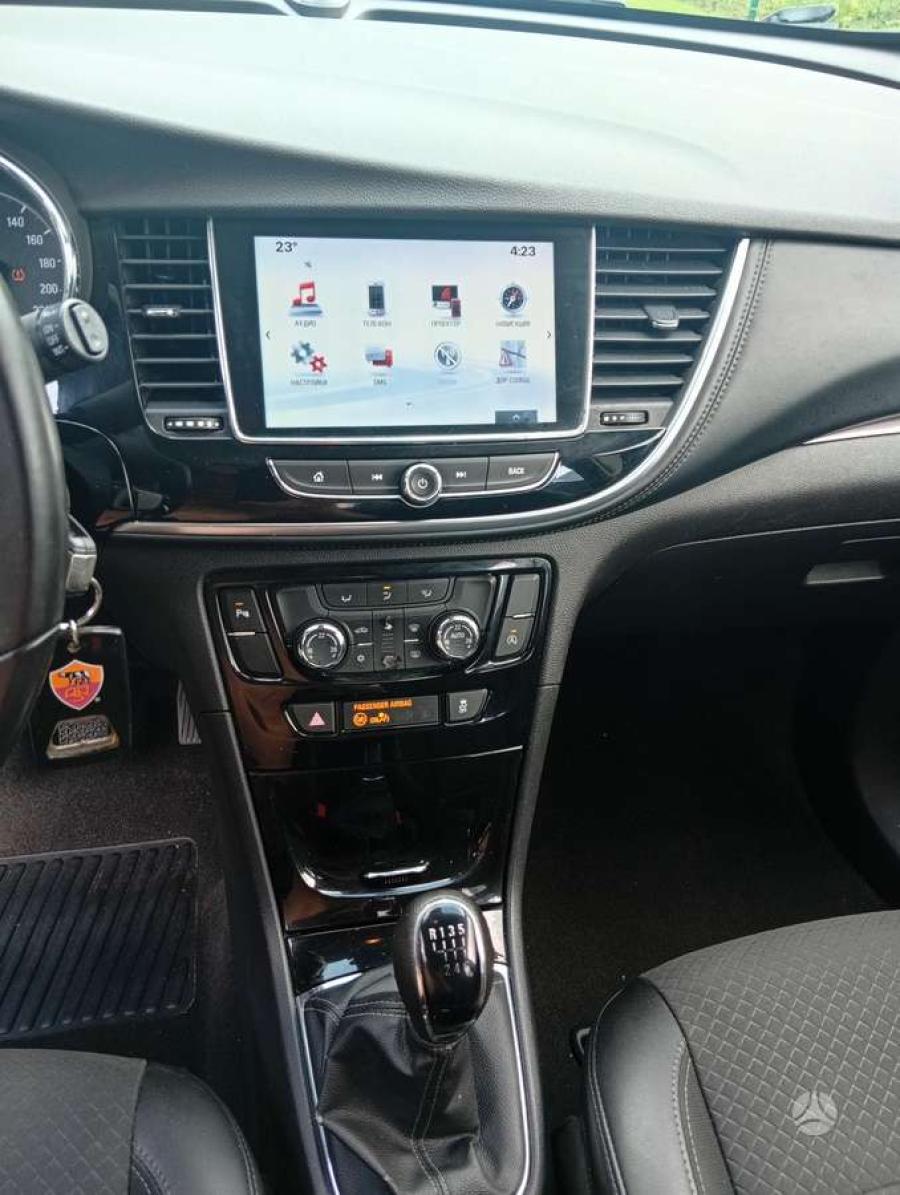 White Opel Mokka X 2017 in Panevezys, with an engine capacity of 1.60 L and mileage of 239 thousand km for 6400 €, photo 17 on AUTOMOTO.COM.LV