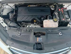 White Opel Mokka X 2017 in Panevezys, with an engine capacity of 1.60 L and mileage of 239 thousand km for 6400 €, photo 19 on AUTOMOTO.COM.LV