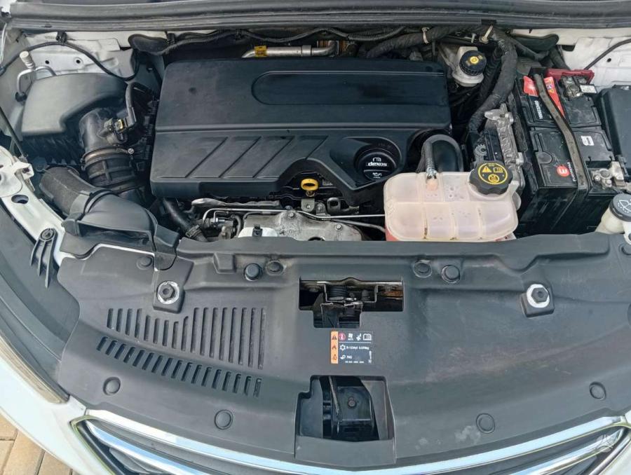 White Opel Mokka X 2017 in Panevezys, with an engine capacity of 1.60 L and mileage of 239 thousand km for 6400 €, photo 19 on AUTOMOTO.COM.LV