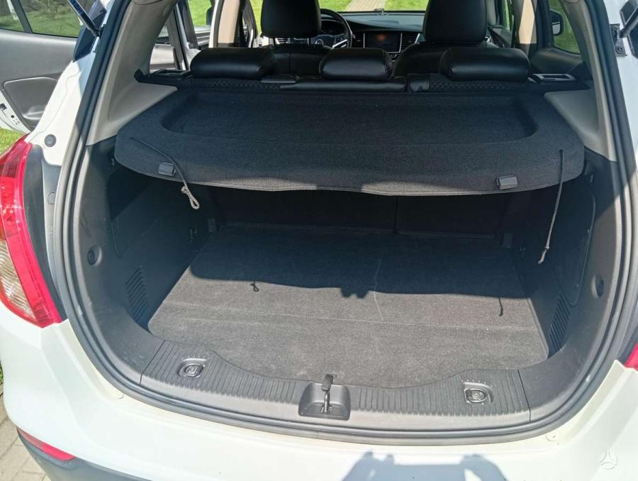 White Opel Mokka X 2017 in Panevezys, with an engine capacity of 1.60 L and mileage of 239 thousand km for 6400 €, photo 20 on AUTOMOTO.COM.LV