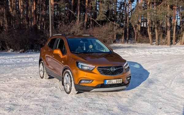 Yellow Opel Mokka X 2017 in Kaunas, with an engine capacity of 1.36 L and mileage of 113 thousand km for 11500 €, photo 4 on AUTOMOTO.COM.LV