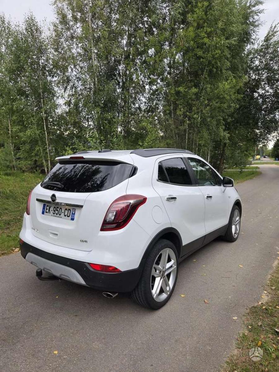 Yellow Opel Mokka X 2017 in Vilnius, with an engine capacity of 1.60 L and mileage of 208 thousand km for 8800 €, photo 5 on AUTOMOTO.COM.LV