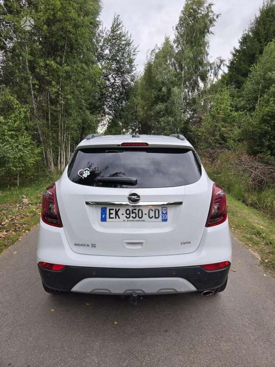 Yellow Opel Mokka X 2017 in Vilnius, with an engine capacity of 1.60 L and mileage of 208 thousand km for 8800 €, photo 6 on AUTOMOTO.COM.LV