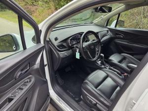 Yellow Opel Mokka X 2017 in Vilnius, with an engine capacity of 1.60 L and mileage of 208 thousand km for 8800 €, photo 8 on AUTOMOTO.COM.LV