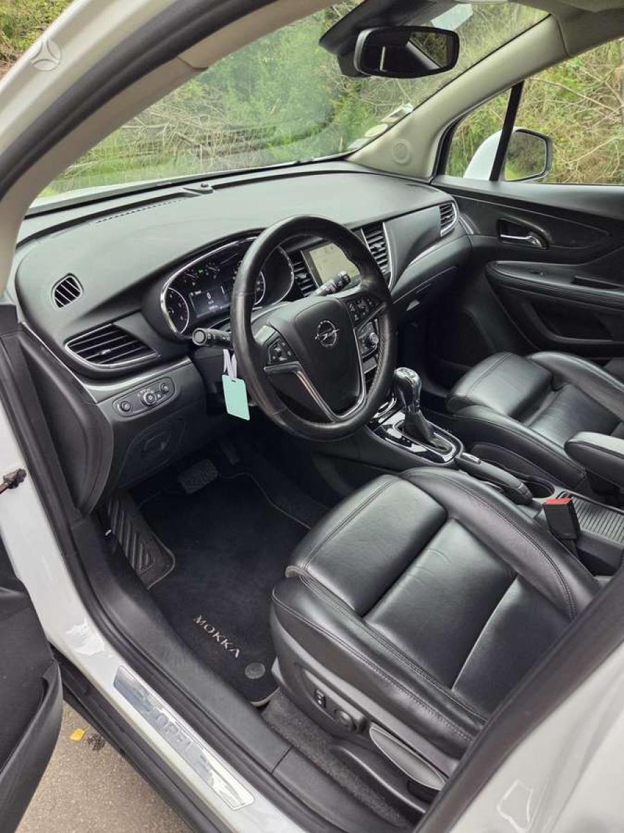 Yellow Opel Mokka X 2017 in Vilnius, with an engine capacity of 1.60 L and mileage of 208 thousand km for 8800 €, photo 9 on AUTOMOTO.COM.LV