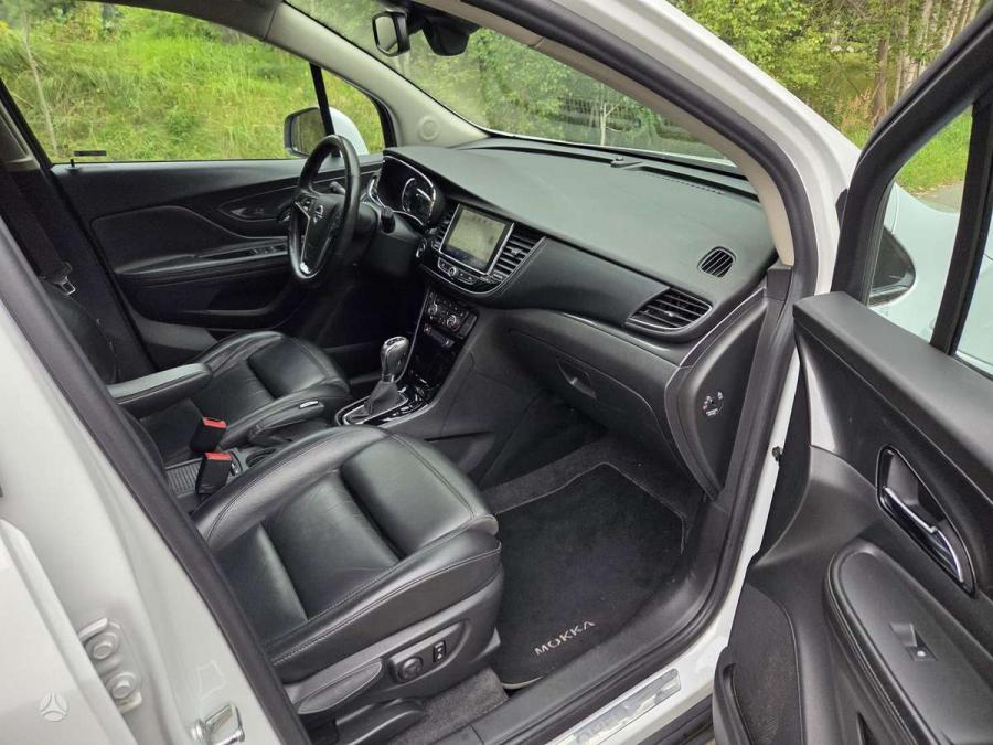 Yellow Opel Mokka X 2017 in Vilnius, with an engine capacity of 1.60 L and mileage of 208 thousand km for 8800 €, photo 10 on AUTOMOTO.COM.LV