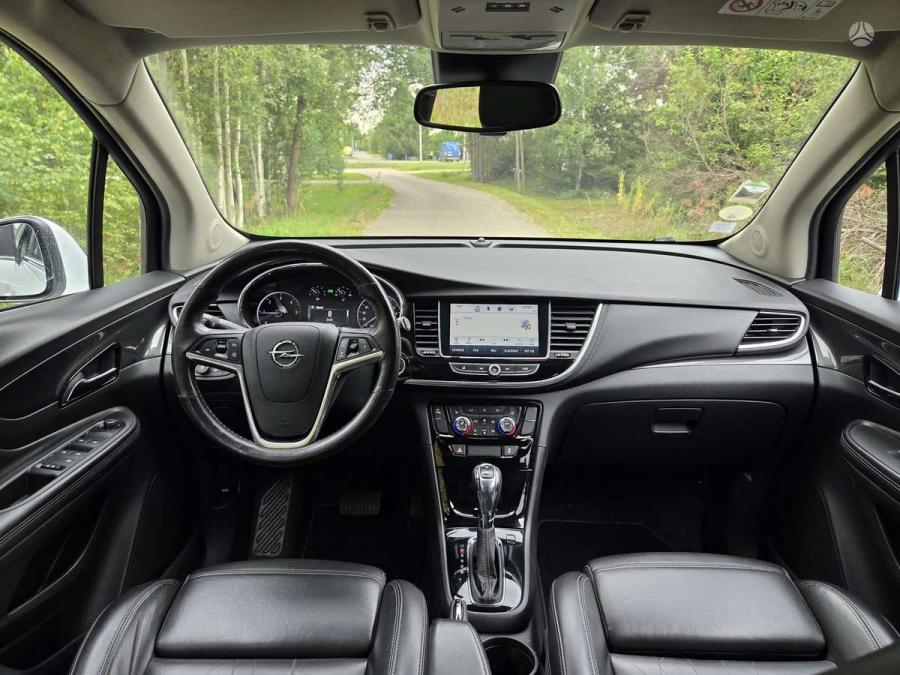 Yellow Opel Mokka X 2017 in Vilnius, with an engine capacity of 1.60 L and mileage of 208 thousand km for 8800 €, photo 11 on AUTOMOTO.COM.LV