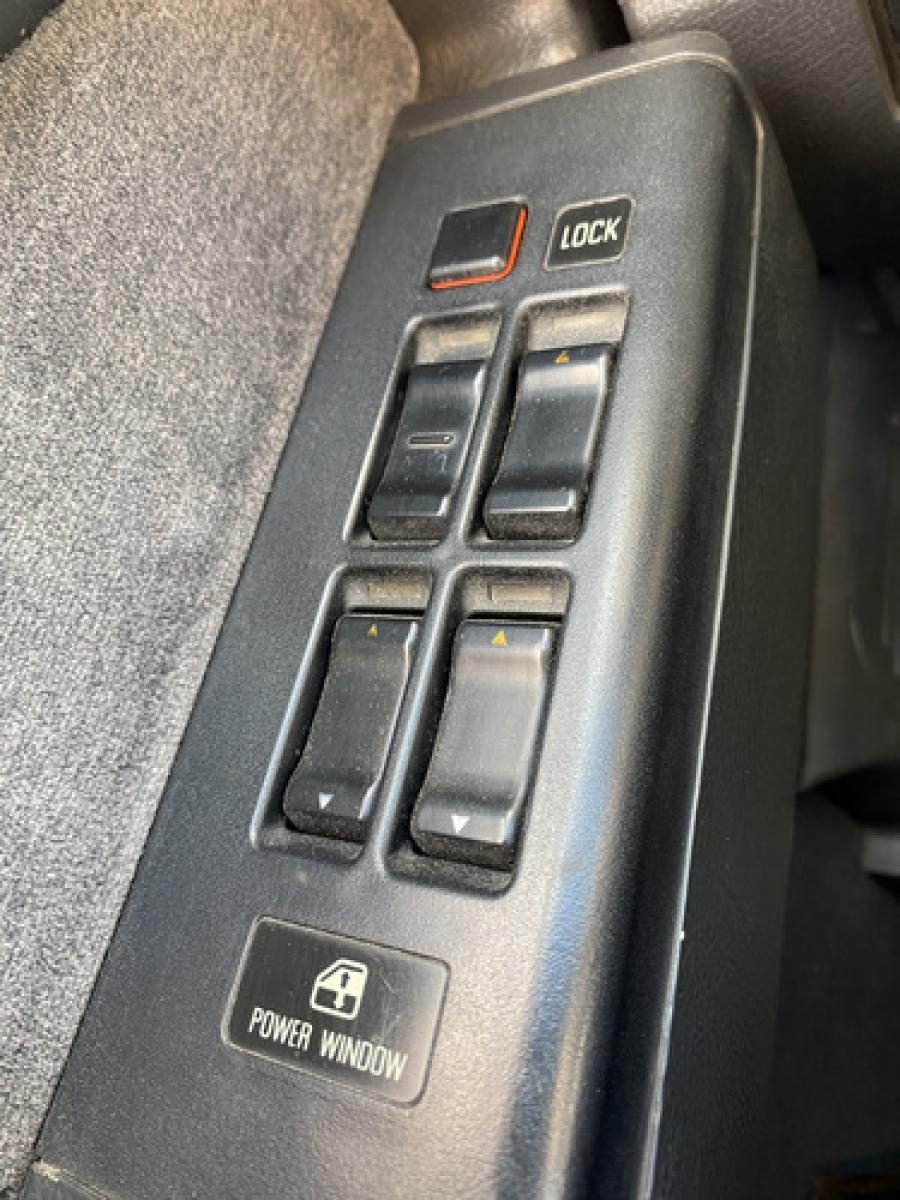 Melns Opel Monterey 1993 Tallina, ar dzinēja tilpumu 0.00 L un nobraukumu 195 tūkst. km par 1200 €, foto 9 vietnē AUTOMOTO.COM.LV