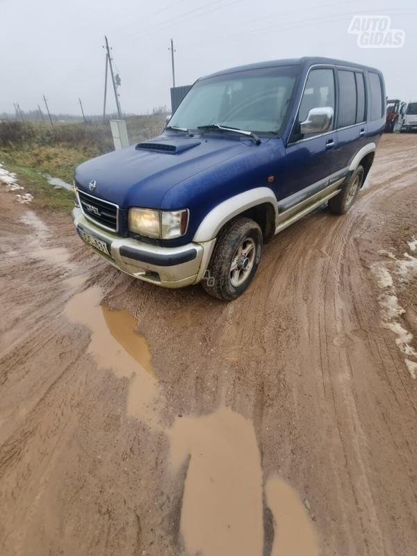 Blue Opel Monterey 2000 in Alytus, with an engine capacity of 3.00 L and mileage of 286 thousand km for 1000 €, photo 1 on AUTOMOTO.COM.LV