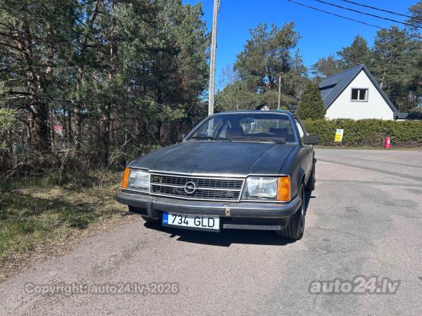 Черный Опель Монза 1978 в Таллин, объемом двигателя 3.00 л и пробегом 247 тыс. км за 4999 €, фото 4 на AUTOMOTO.COM.LV