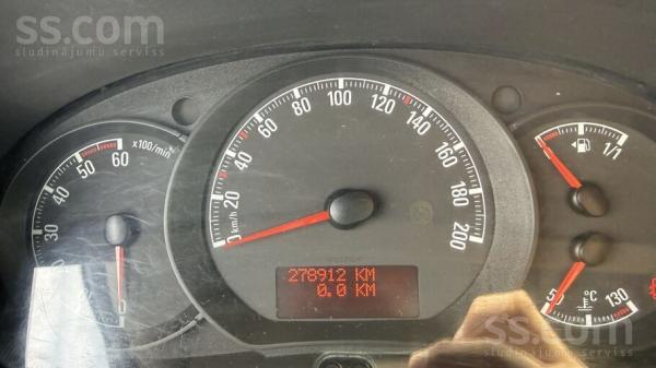 Black Opel Movano 2013 in Cesis, with an engine capacity of 2.30 L and mileage of 279 thousand km for 6500 €, photo 10 on AUTOMOTO.COM.LV