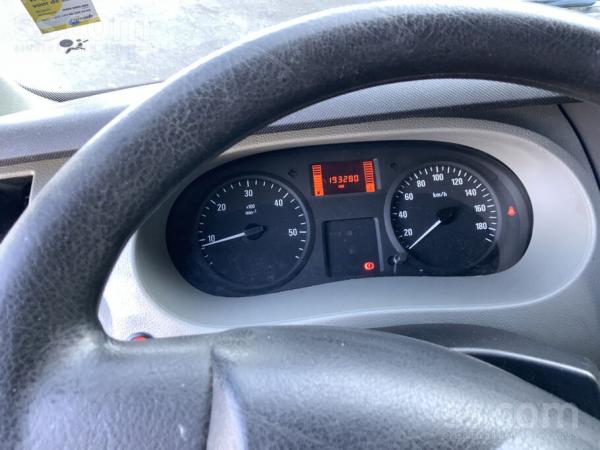 Grey Opel Movano 2009 in Valmiera, with an engine capacity of 2.50 L and mileage of 193 thousand km for 5995 €, photo 3 on AUTOMOTO.COM.LV