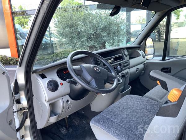 Grey Opel Movano 2009 in Valmiera, with an engine capacity of 2.50 L and mileage of 193 thousand km for 5995 €, photo 4 on AUTOMOTO.COM.LV